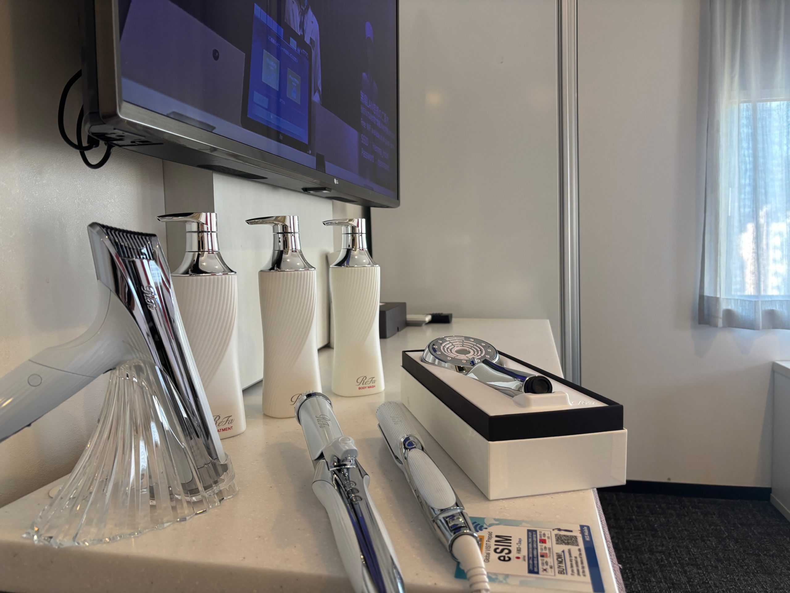 変なホテル東京 銀座 オープン8 周年記念「ReFa ルーム」発売｜【公式】HISホテルホールディングス